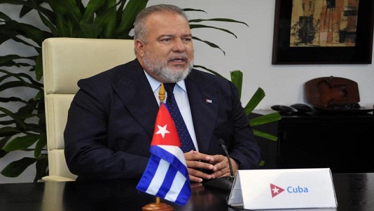 Primer ministro cubano llega a Japón para funeral de Estado Primer ministro cubano llega a Japón para funeral de Estado